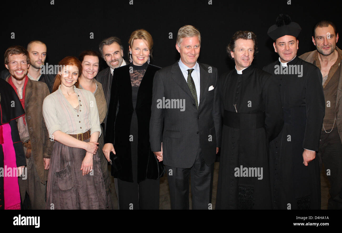 Belgian Crown Prince Philippe and his wife Mathilde (C) visit the ...