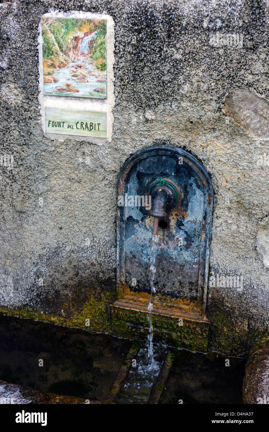 Font drinking water pouring hi-res stock photography and images - Alamy