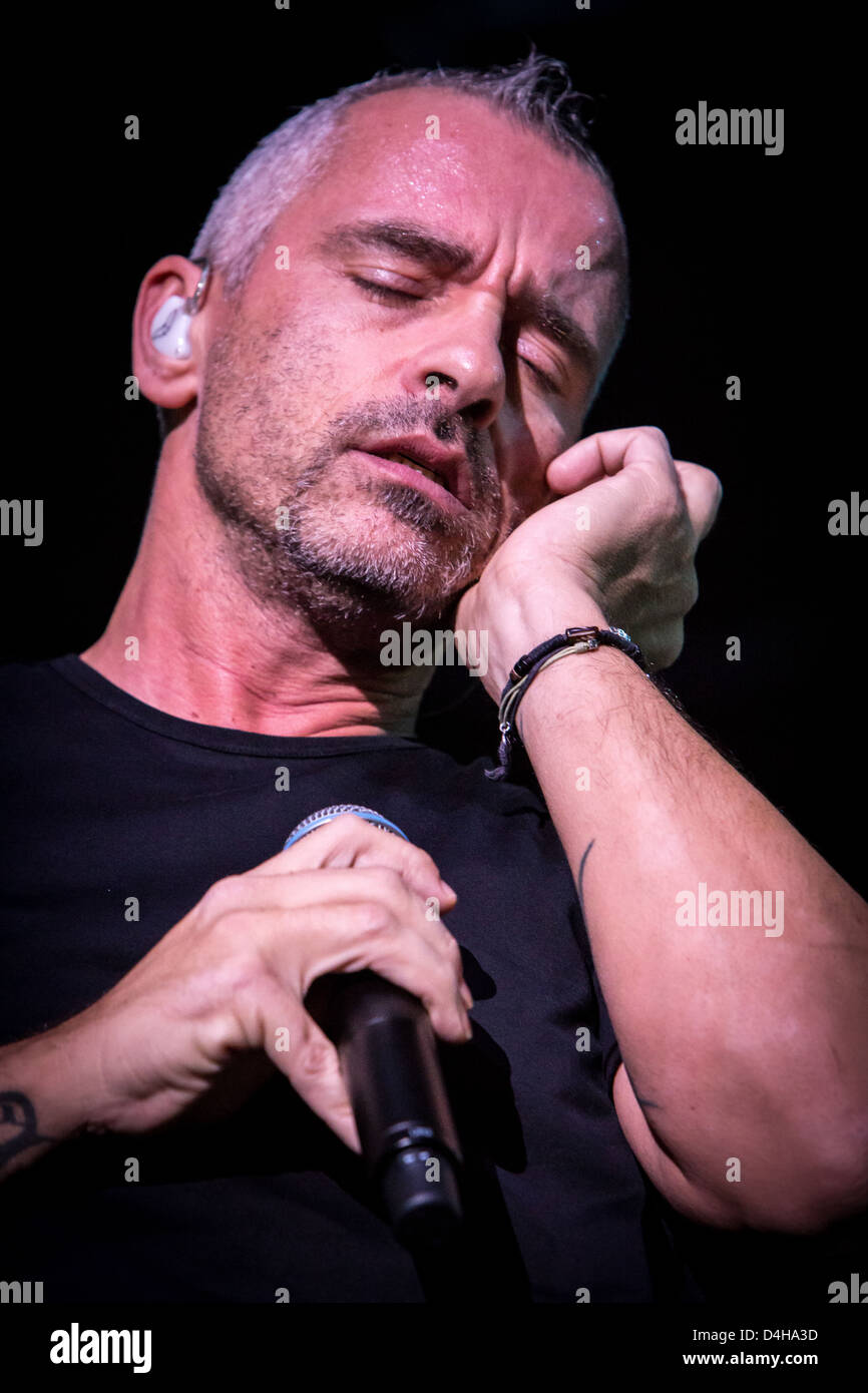 Eros ramazzotti forum assago hi-res stock photography and images - Alamy