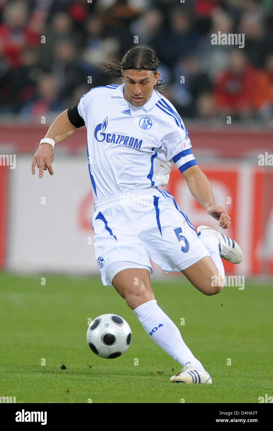 Schalke?s Brazilian defence player Marcelo Bordon seen in action during ...