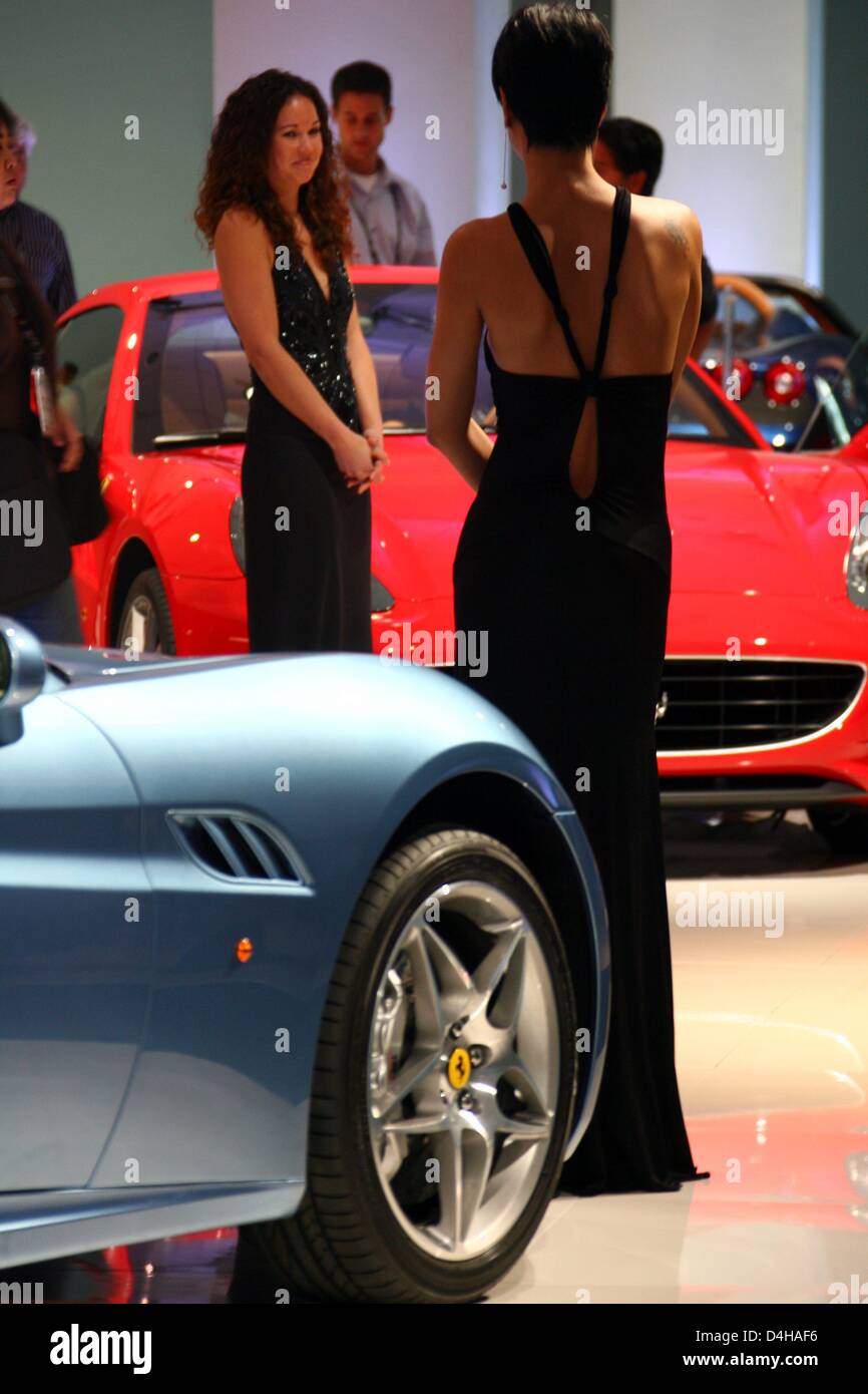 Car show hostesses hi-res stock photography and images - Alamy