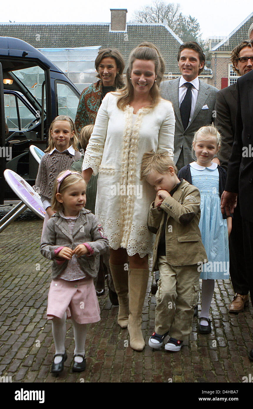 Anna van Lippe-Biesterfeld van Vollenhoven (L-R), Felicia van Lippe ...