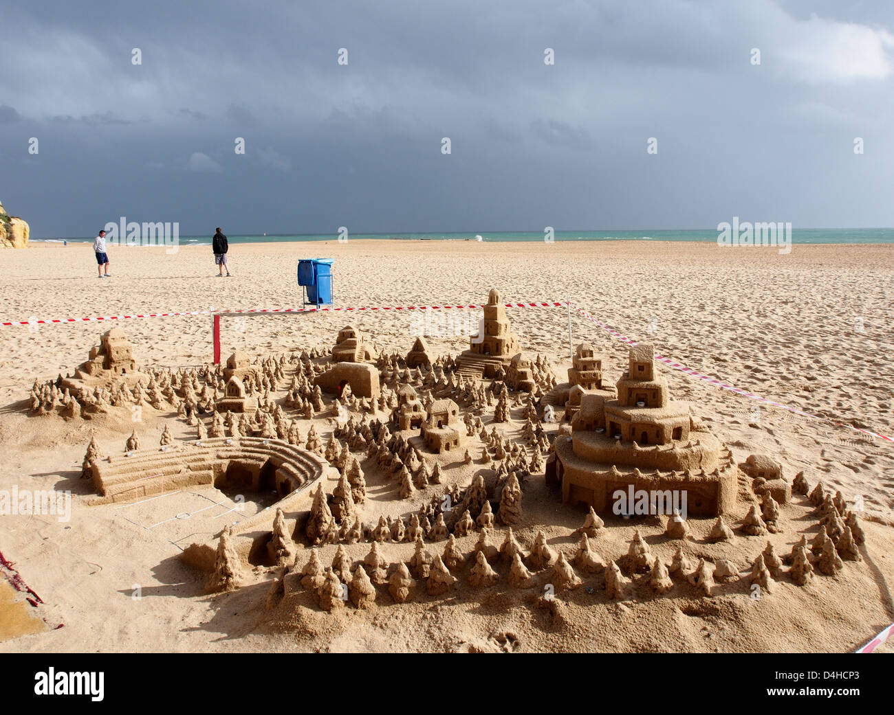Sand castle sculptures hi-res stock photography and images - Alamy