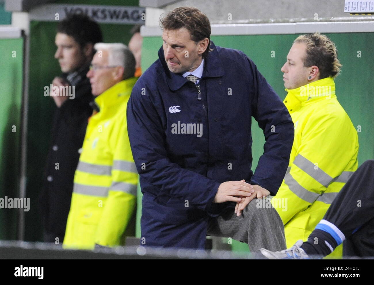 Portsmouth?s coach Tony Adams pictured during the group E UEFA Cup ...
