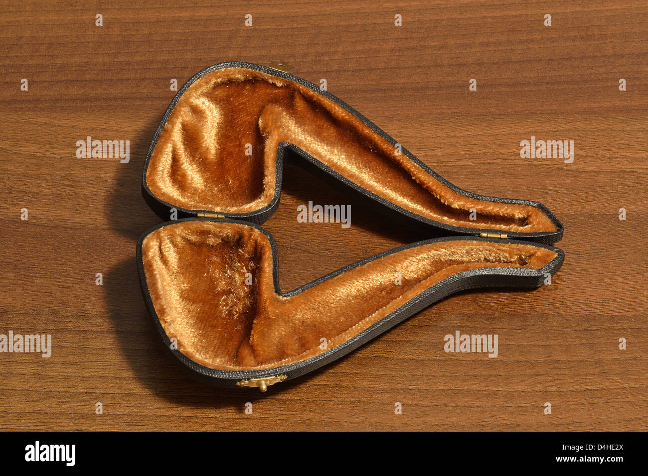 Pipe holder hi-res stock photography and images - Alamy