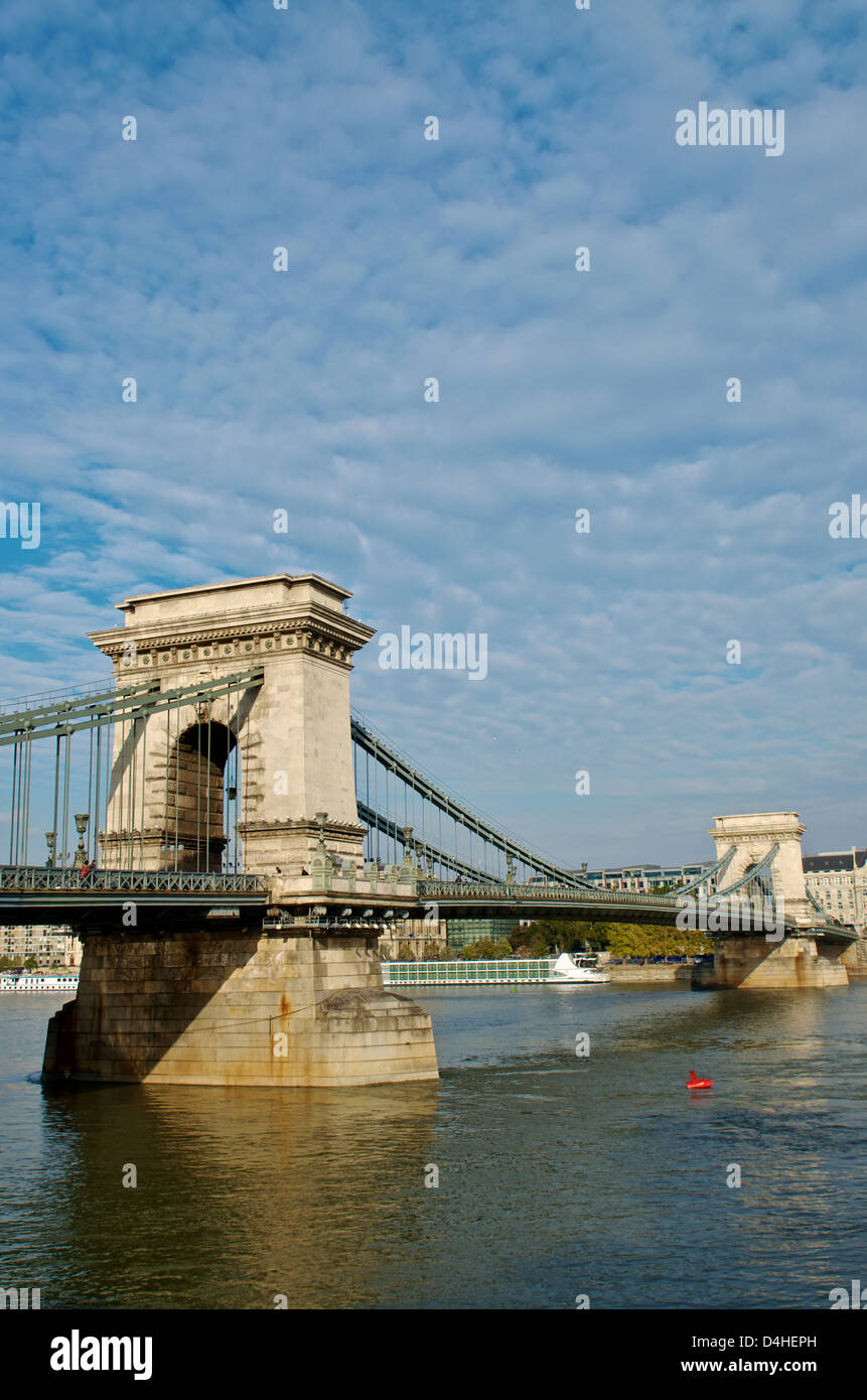 The Chain Bridge across the Danube in Budapest Stock Photo - Alamy