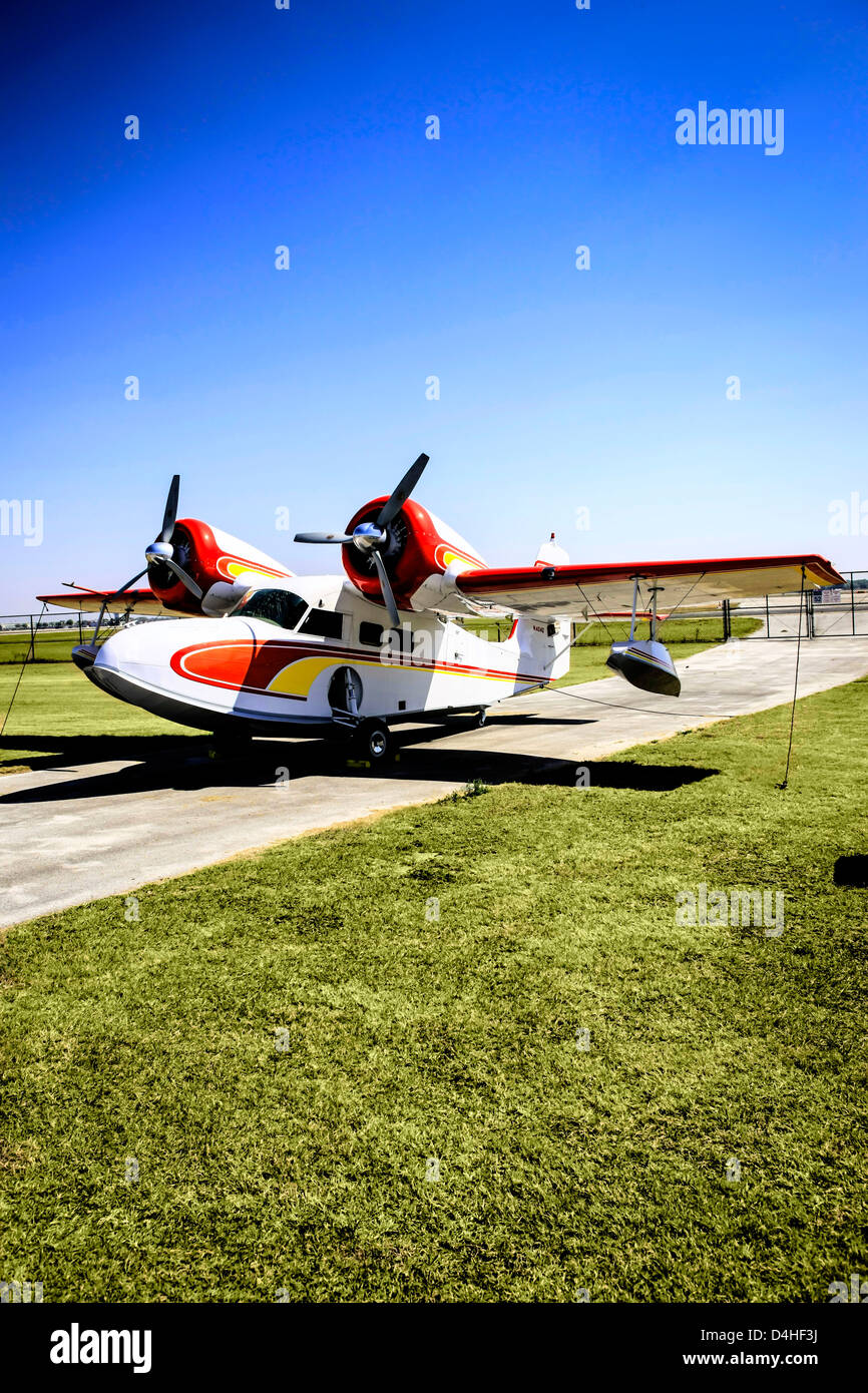 Amphibian plane hi-res stock photography and images - Alamy