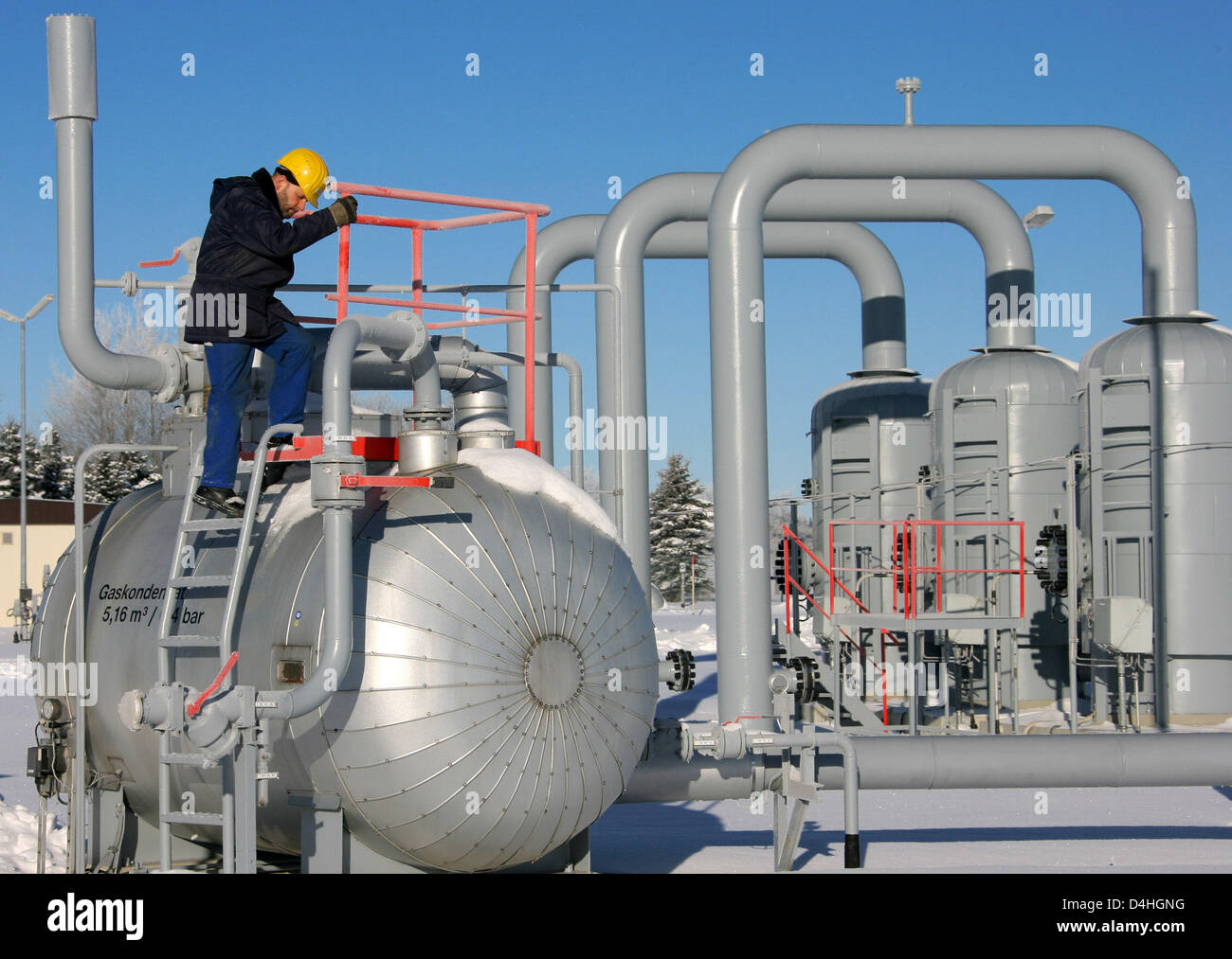 Engineer Joerg Flade examines the filtration plant of the gas ...