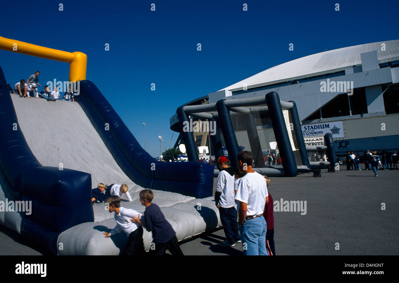 Dallas Texas USA Pre Game American Football Supporters Outside Stadium ...