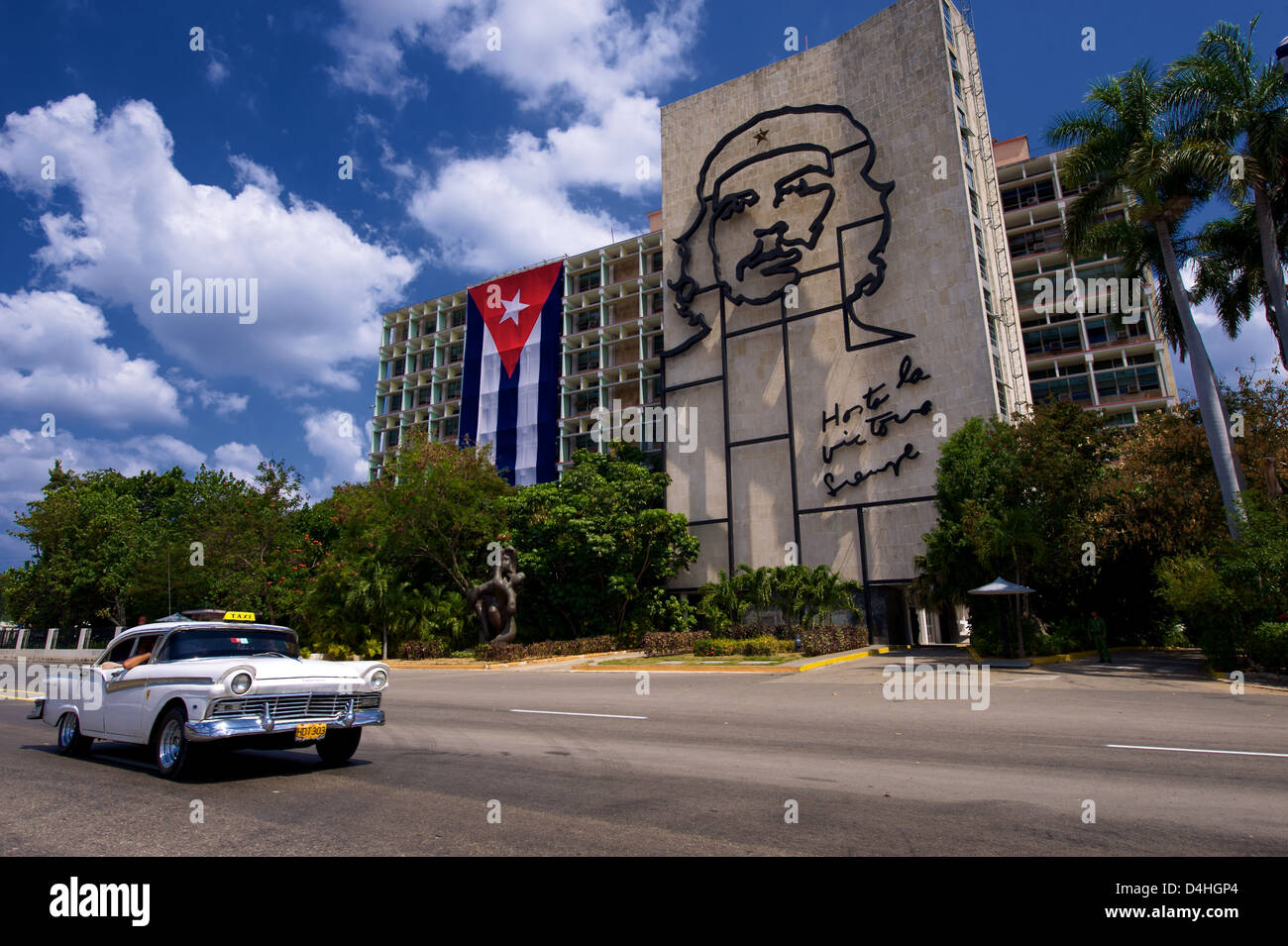 Mural of che guevara old havana hi-res stock photography and images - Alamy