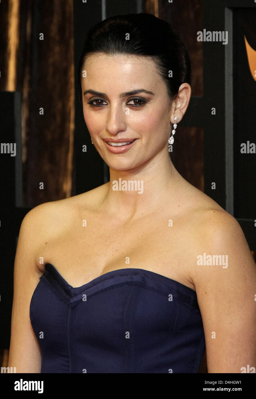 Actress Penelope Cruz arrives for the 14th Annual Critics? Choice ...