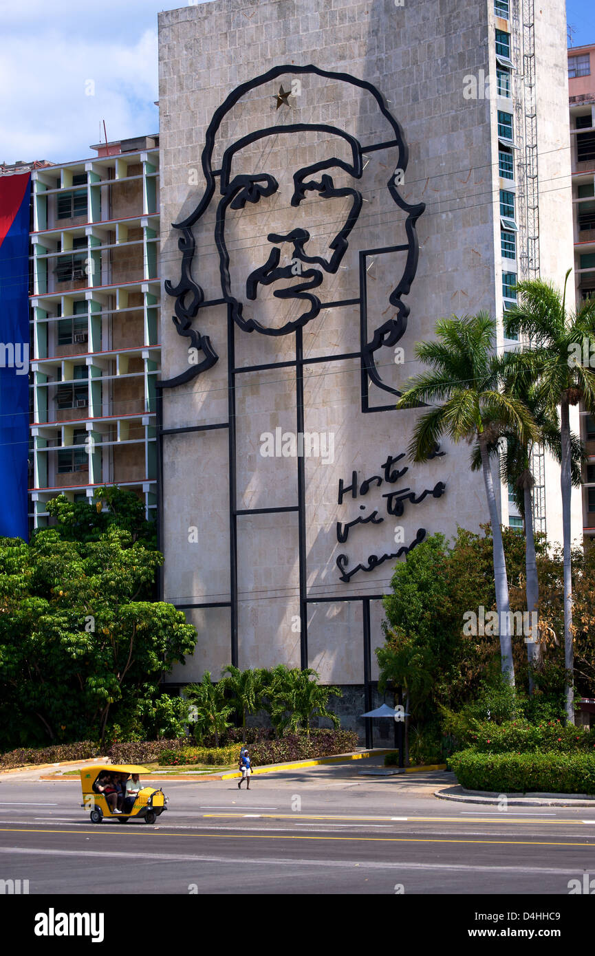 Mural of che guevara old havana hi-res stock photography and images - Alamy