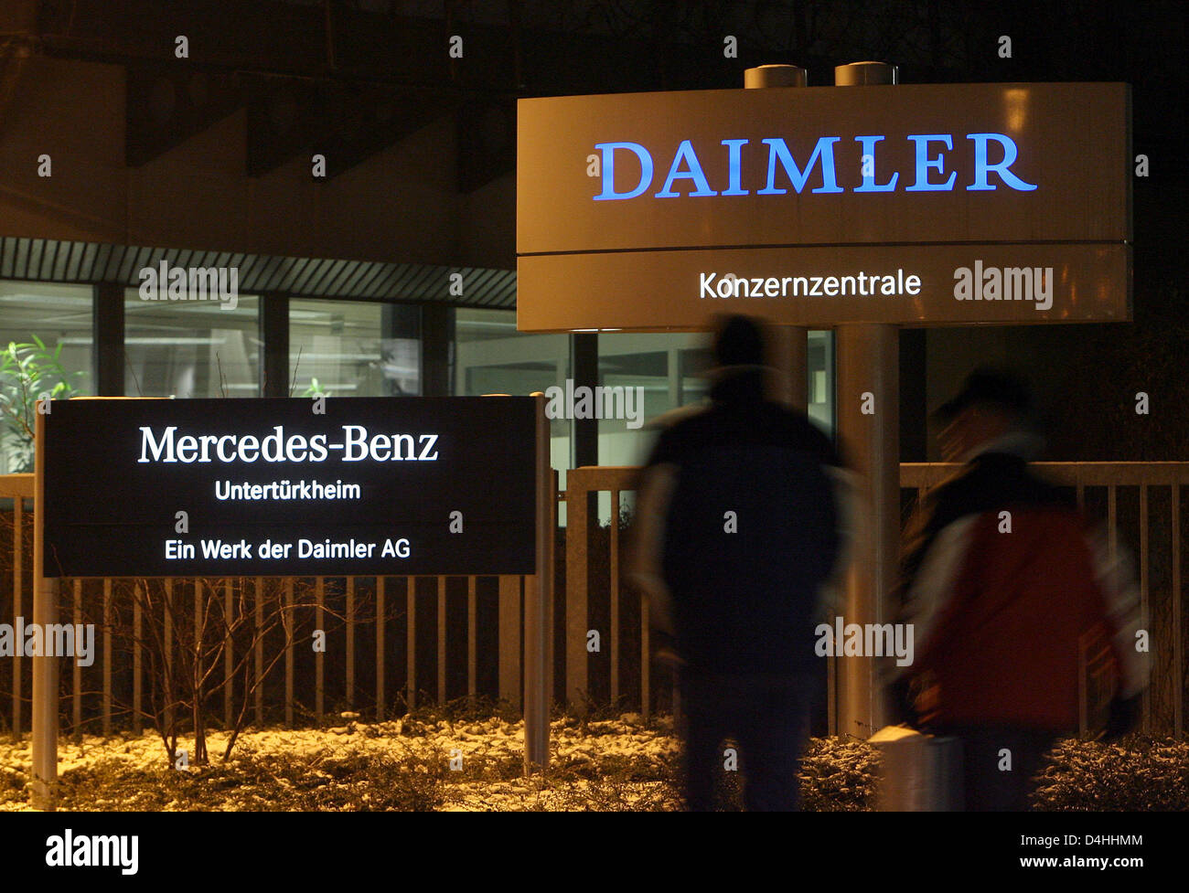 Daimler workers seen during change of shift at the company?s parent ...