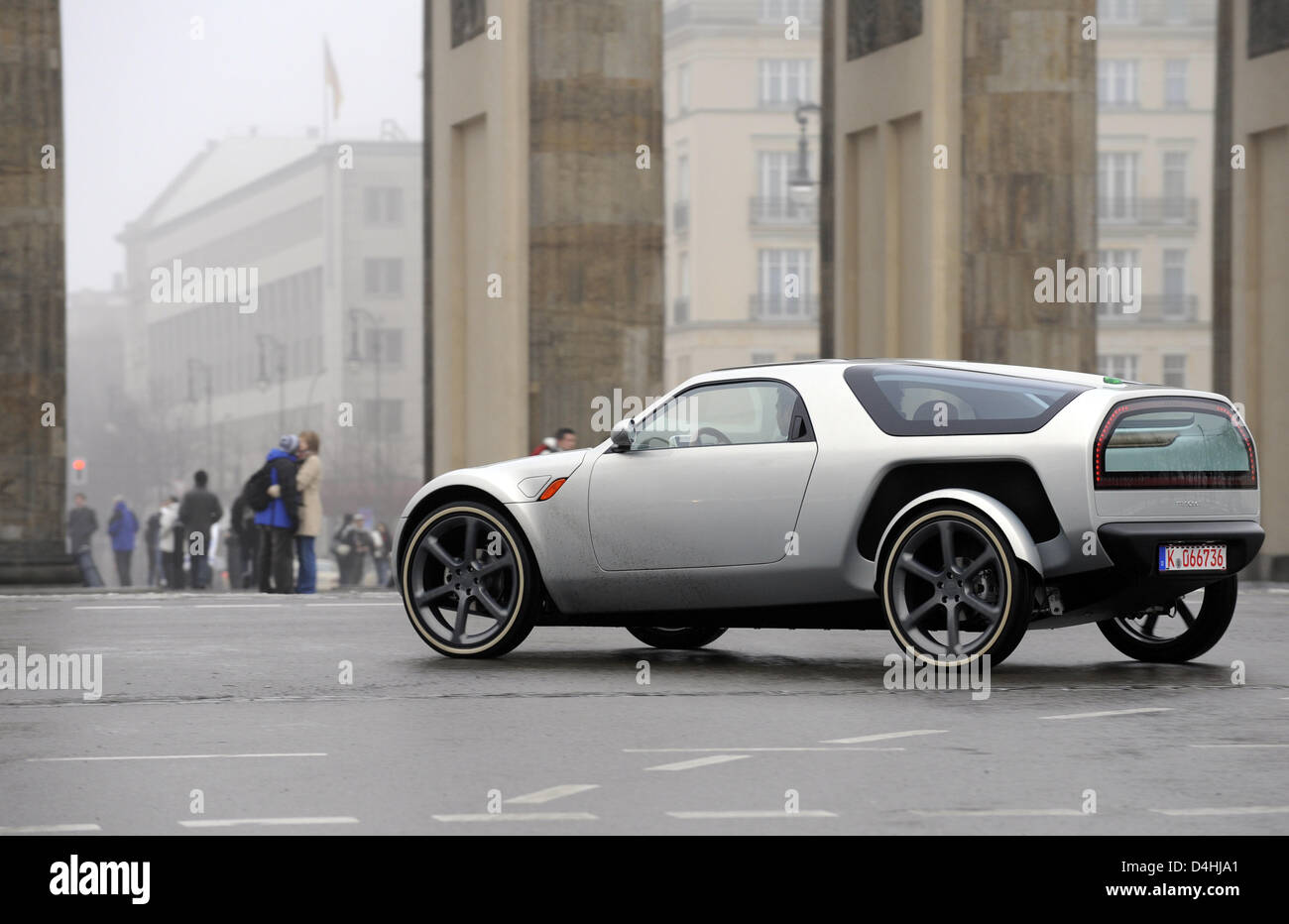 The electric car ?mindset? is presented in front of the Brandenburg ...