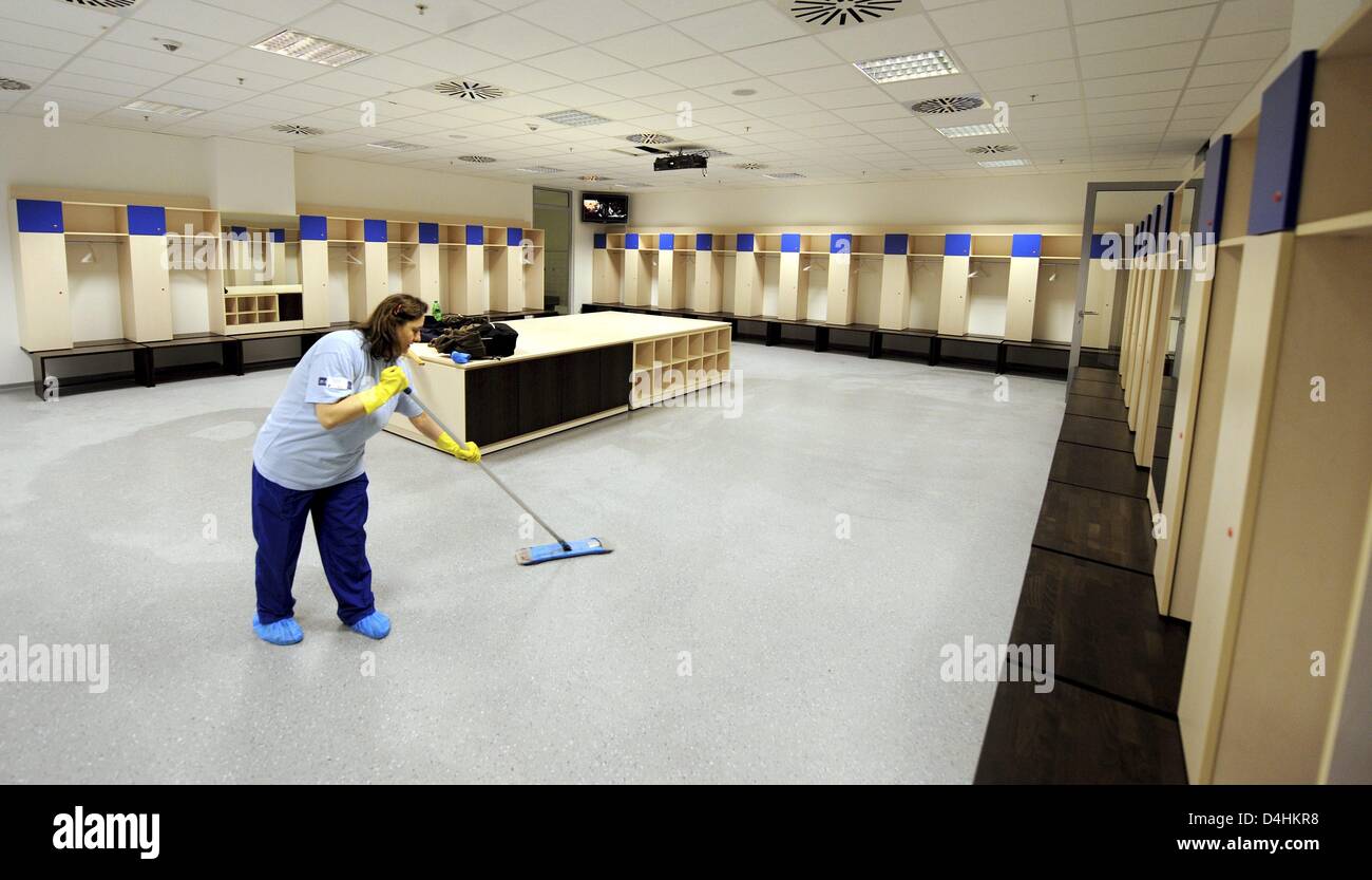 One of the changing rooms of almost completed ?Rhein-Neckar-Arena ...