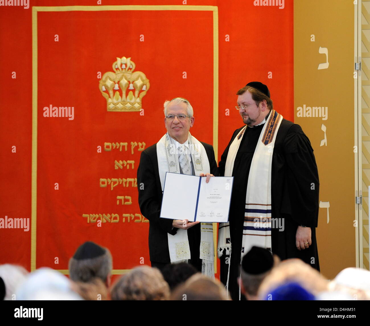 Rabbi Walter Homolka (R), rector of the Abraham Geiger College ...