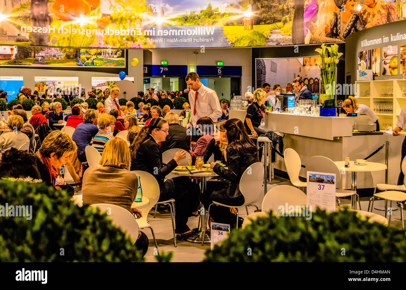Makeshift restaurant hi-res stock photography and images - Alamy