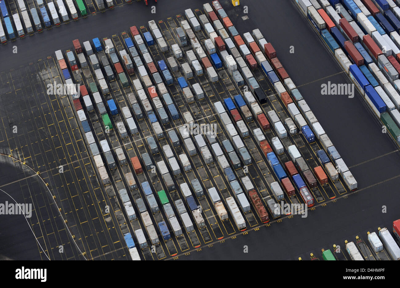 The picture shows gaps in between the containers at the container ...