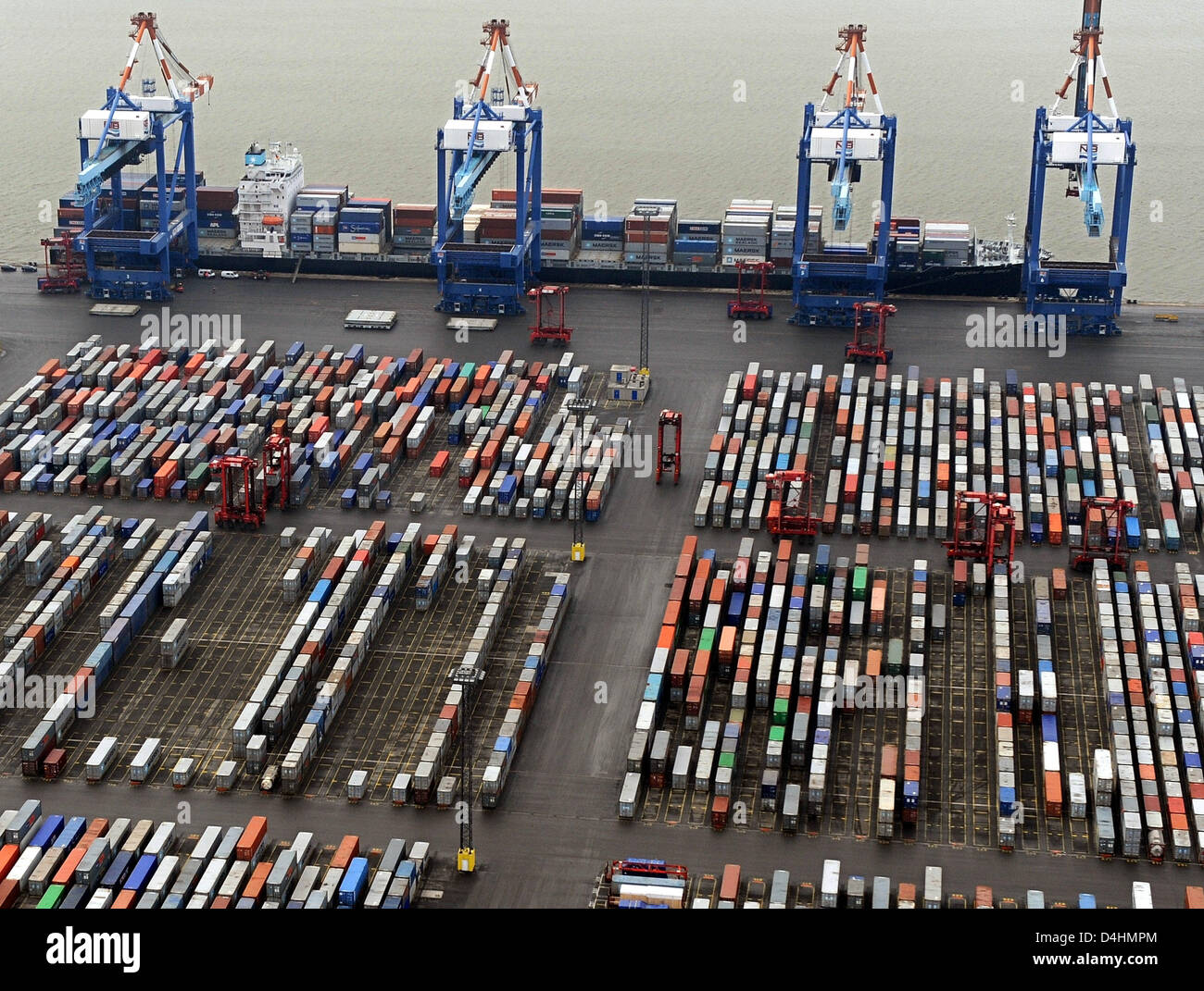 The picture shows gaps in between the containers at the container ...