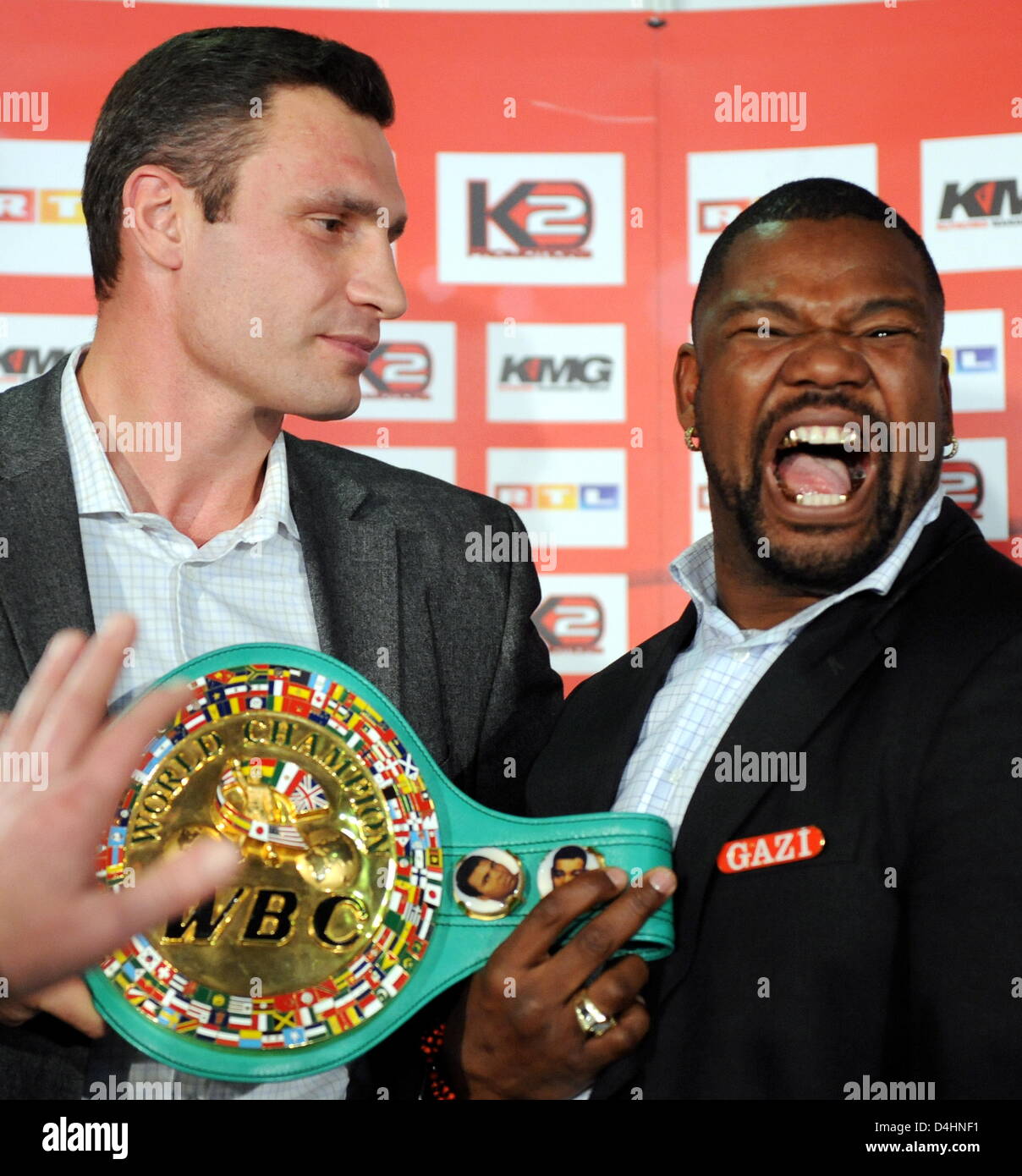 WBC Heavy Weight World Champion Vitali Klitschko (L) from the Ukraine ...