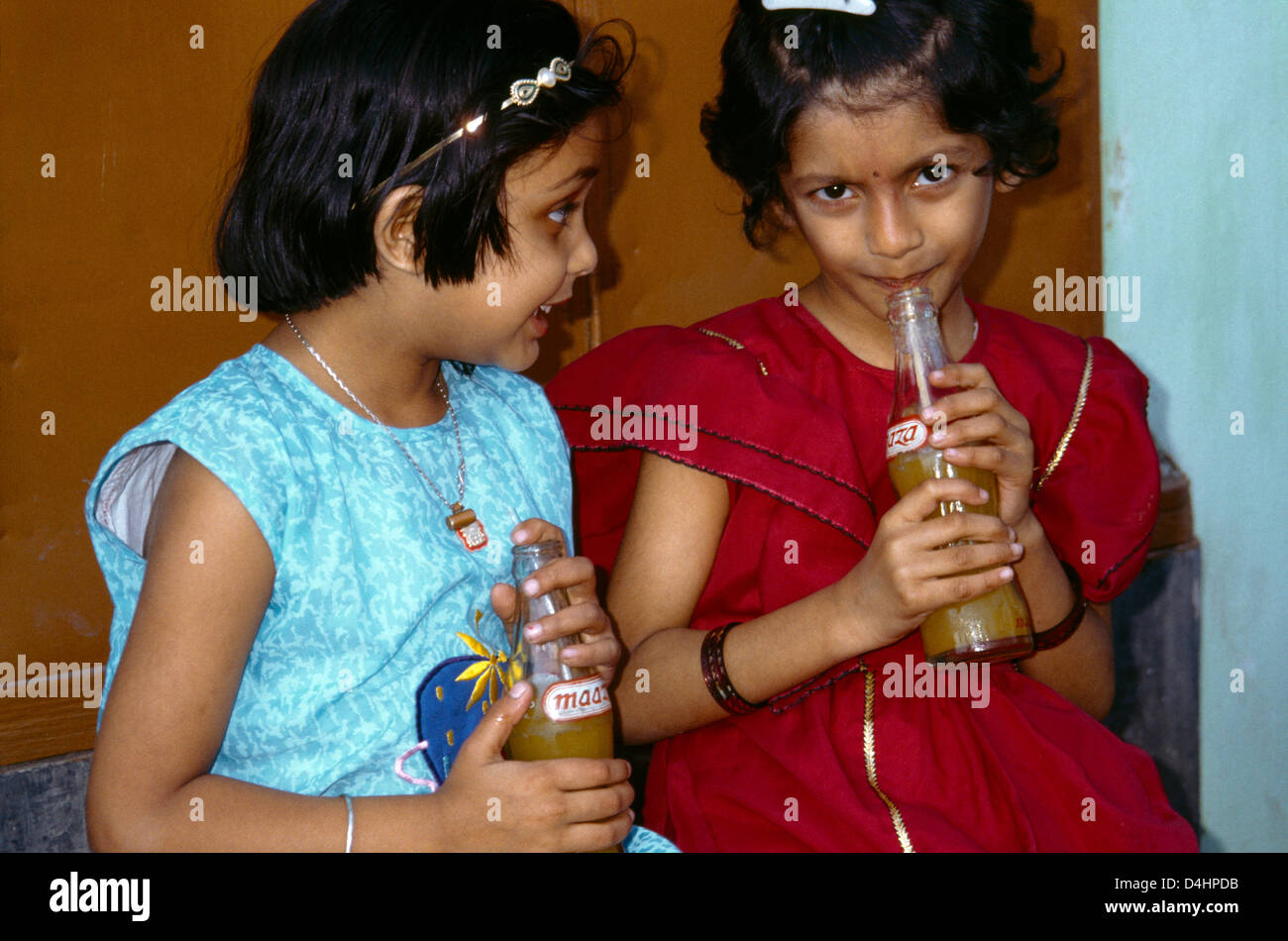 Kolkata girls hi-res stock photography and images - Alamy