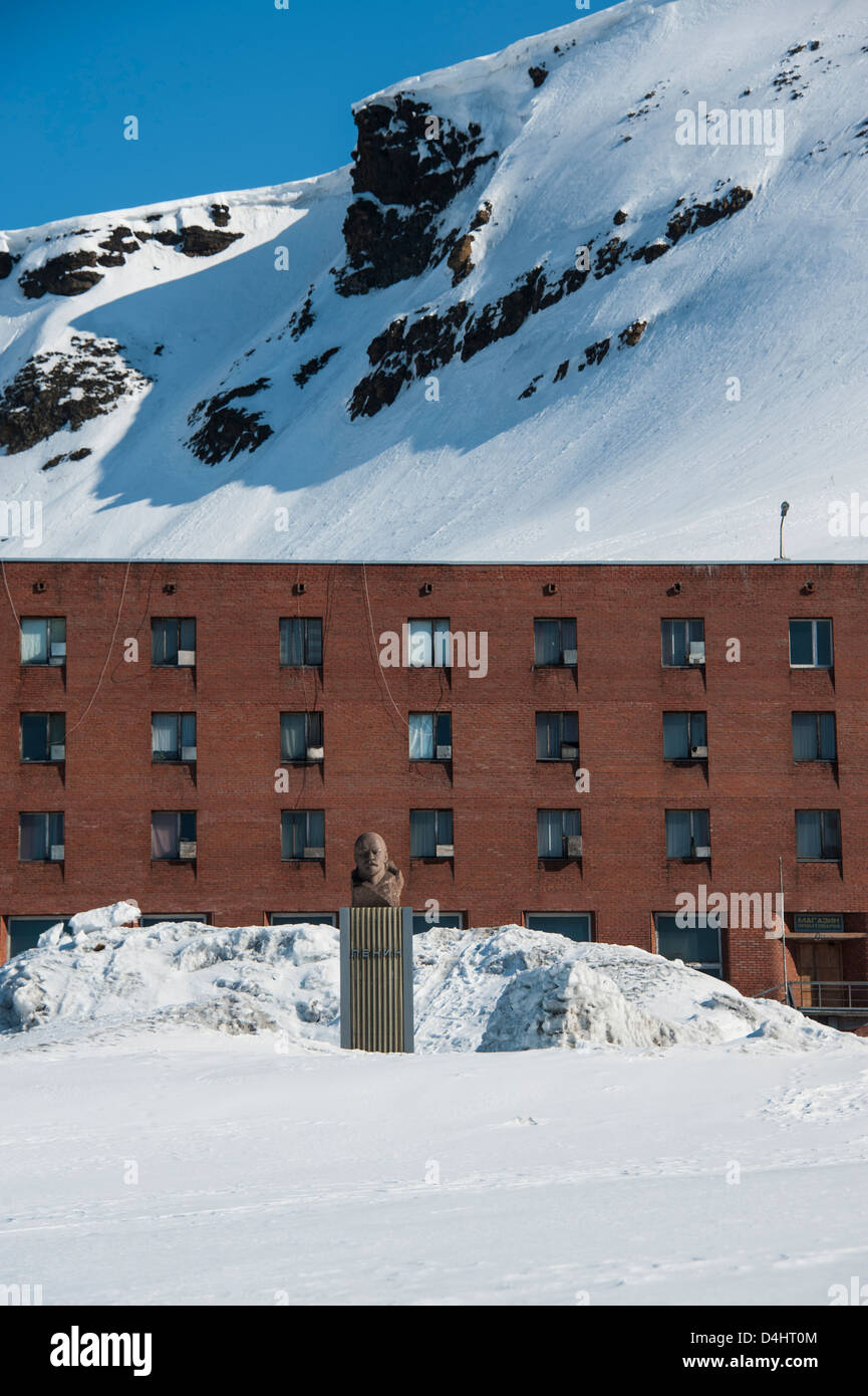 A statue of lenin hi-res stock photography and images - Alamy