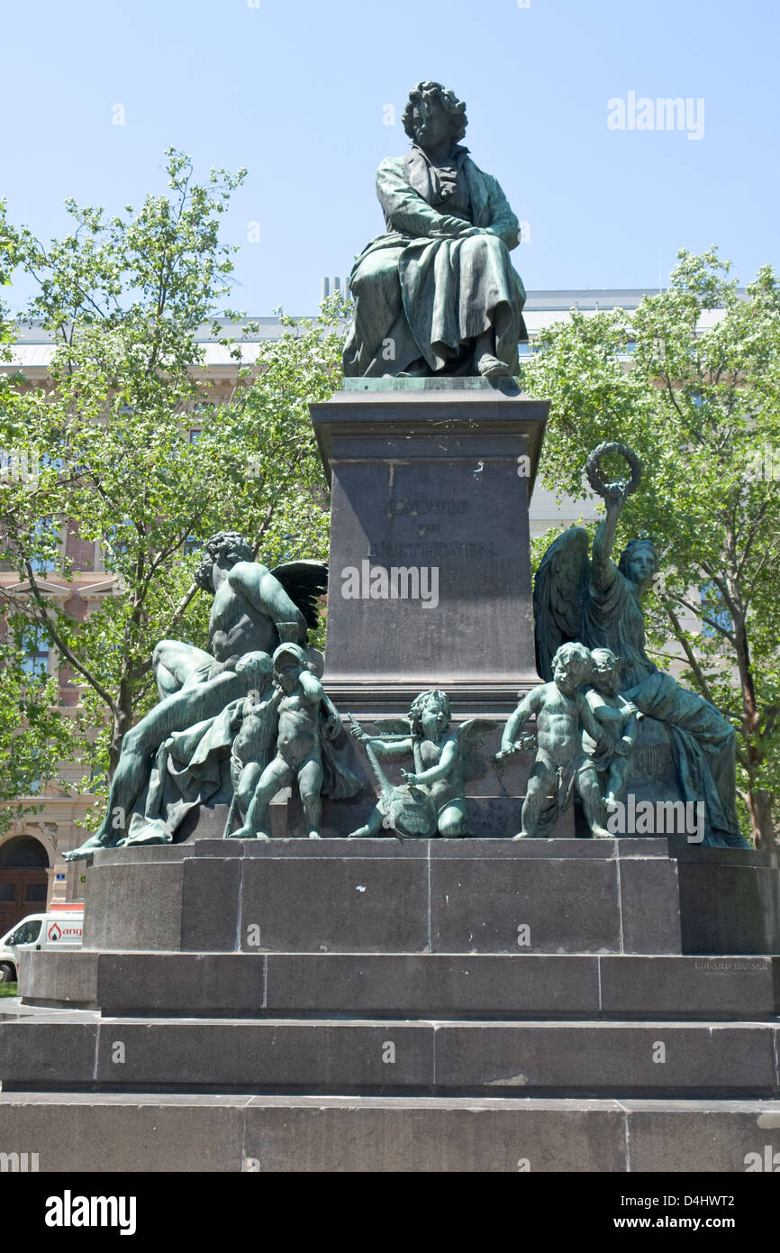 Beethoven monument, Vienna Stock Photo - Alamy