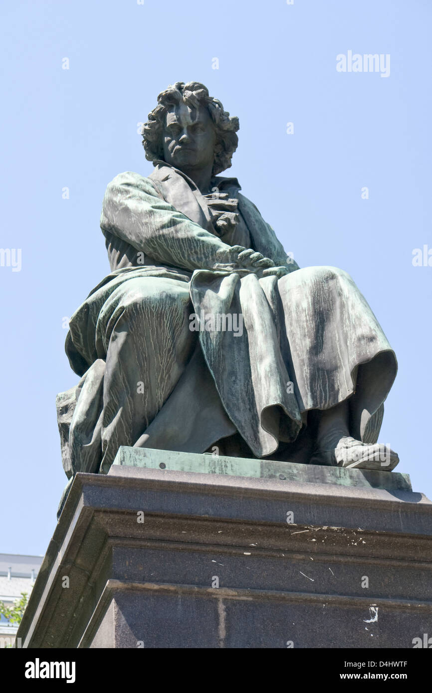 Beethoven statue hi-res stock photography and images - Alamy