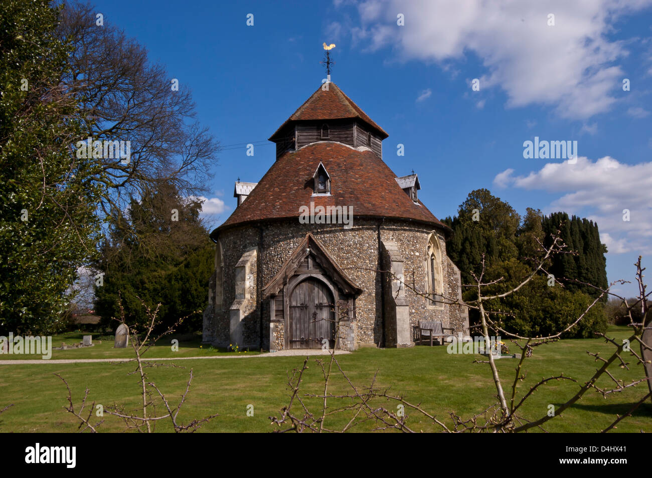 A round church in the English countryside Stock Photo - Alamy