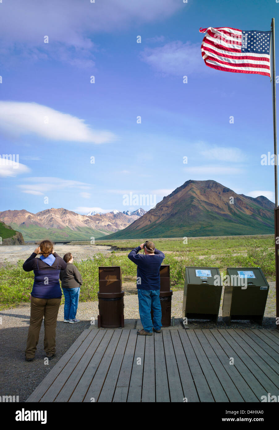 Tourists at the Toklat River Rest Area, Denali National Park & Preserve ...