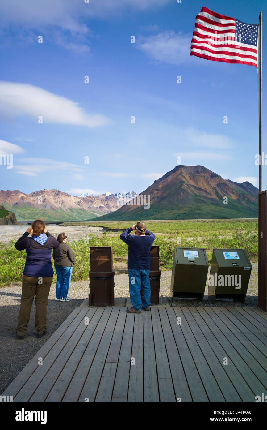 Tourists at the Toklat River Rest Area, Denali National Park & Preserve ...