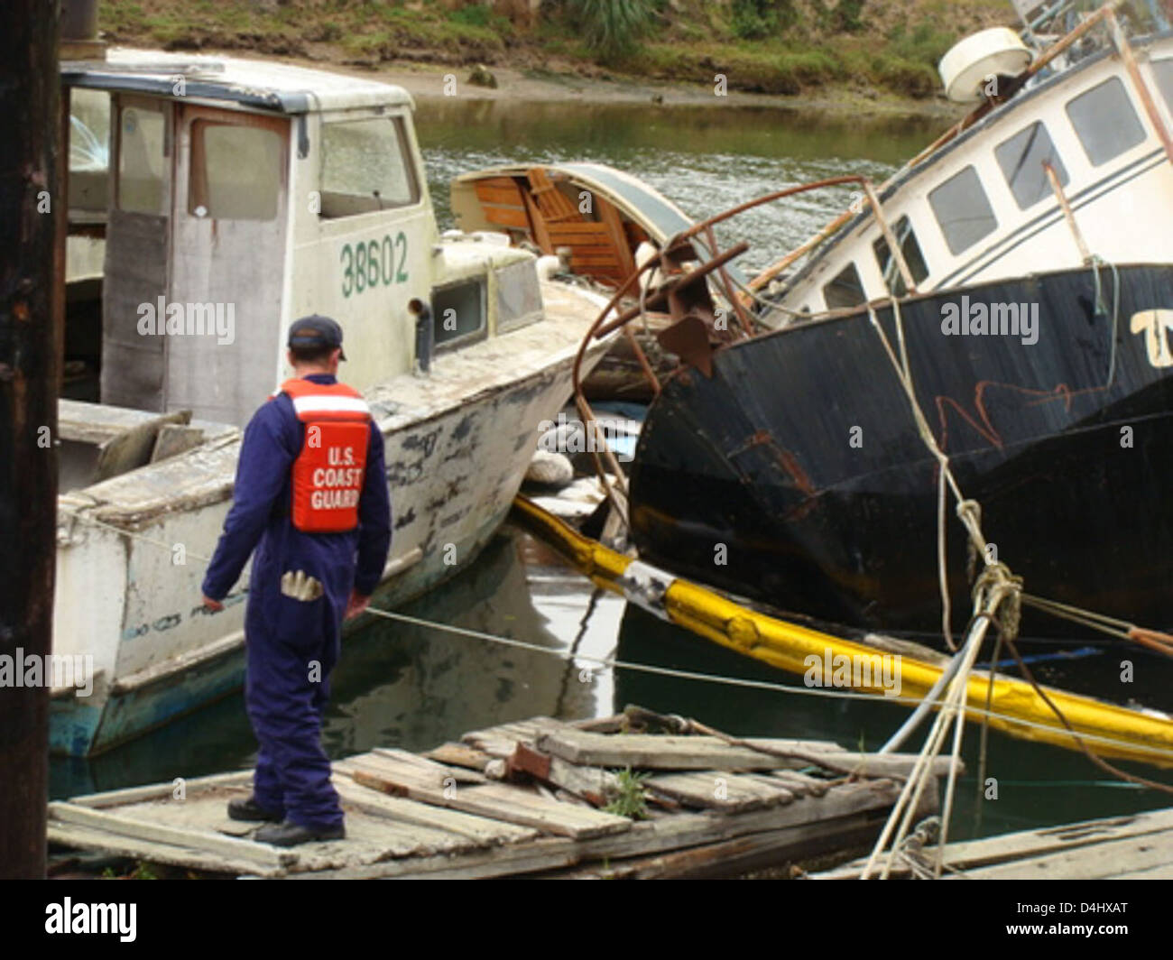 Spill management team hi-res stock photography and images - Alamy