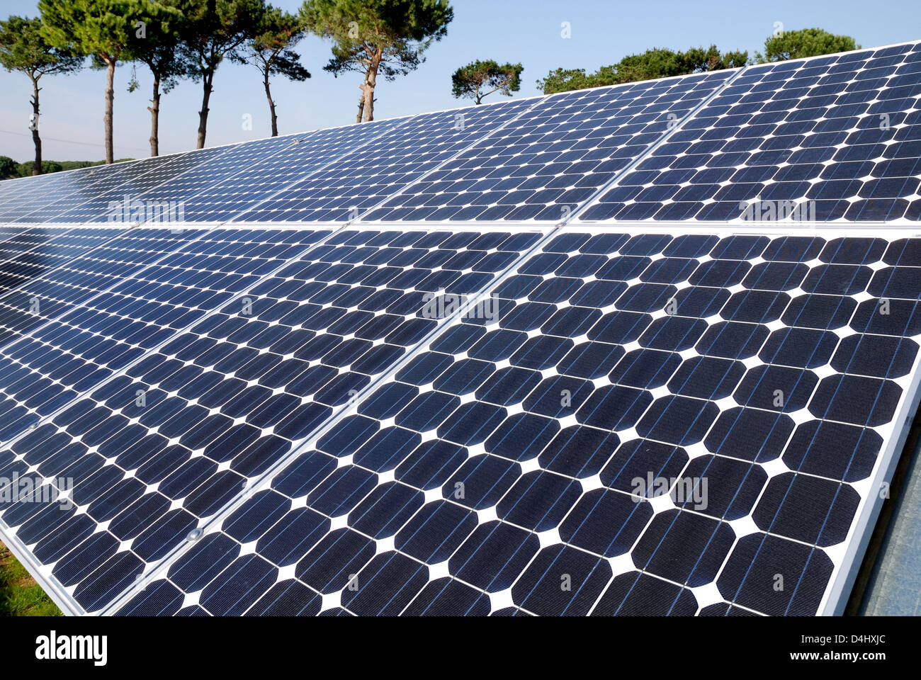 Photovoltaic solar cells hi-res stock photography and images - Alamy