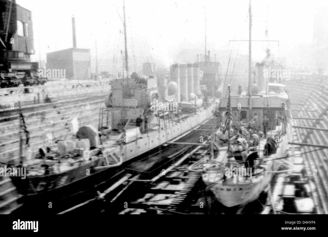 Navy ship maintenance Black and White Stock Photos & Images - Alamy