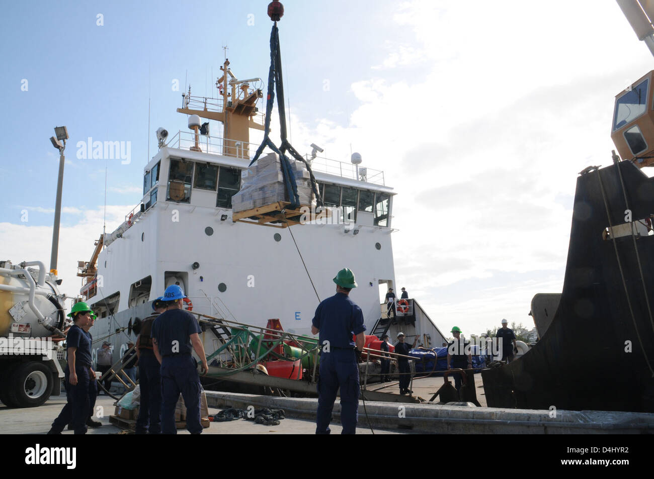 Coast Guard Cutter Oak High Resolution Stock Photography and Images - Alamy