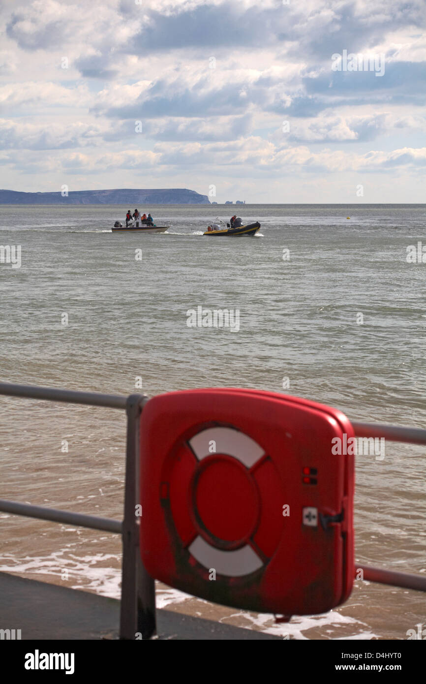Boat being towed hi-res stock photography and images - Alamy