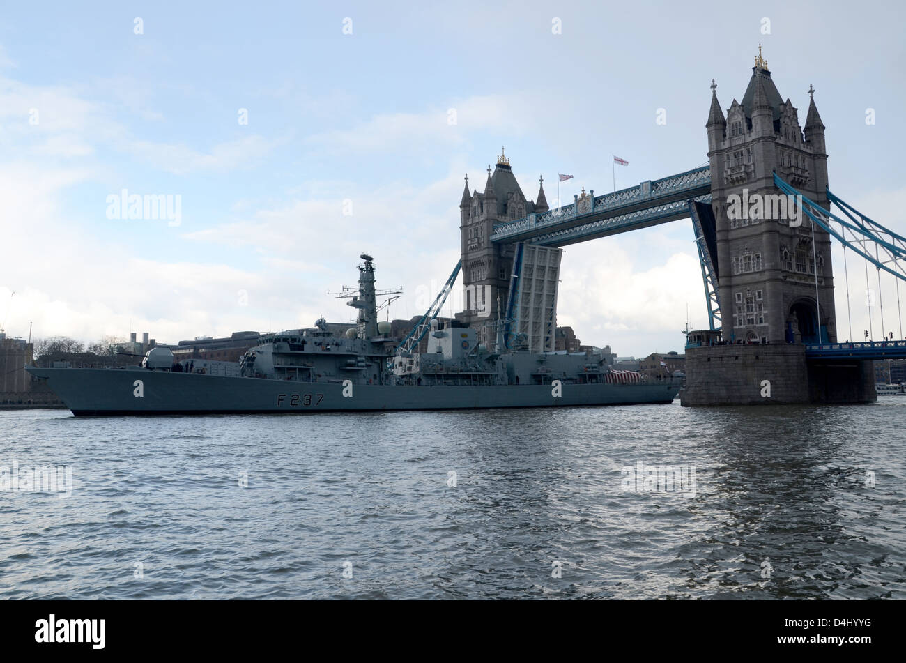 On bridge royal navy type hi-res stock photography and images - Alamy