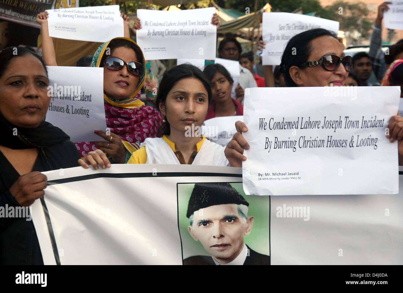 Muslim mob set fire hi-res stock photography and images - Alamy