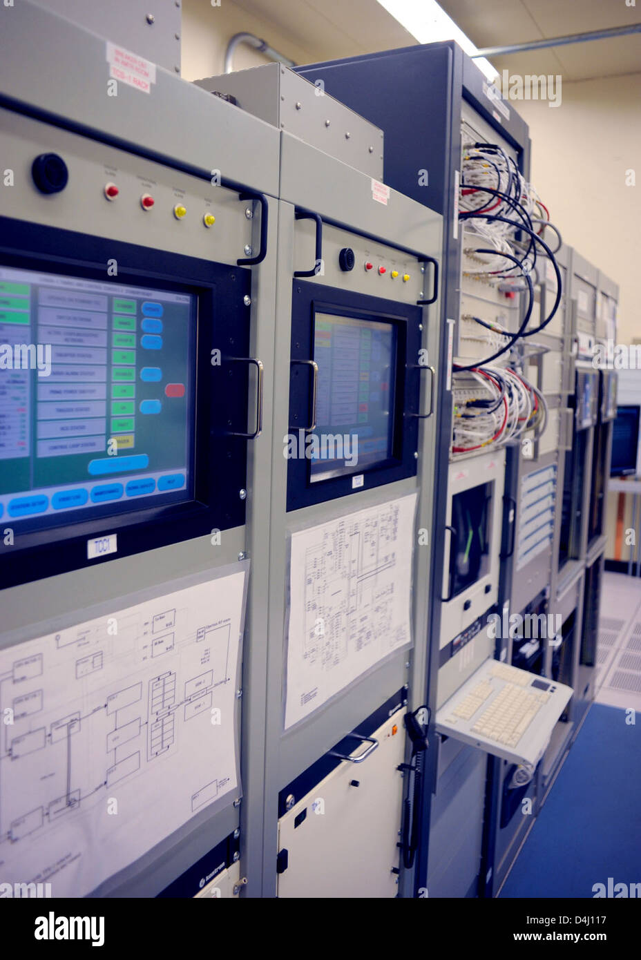 Signal termination hi-res stock photography and images - Alamy