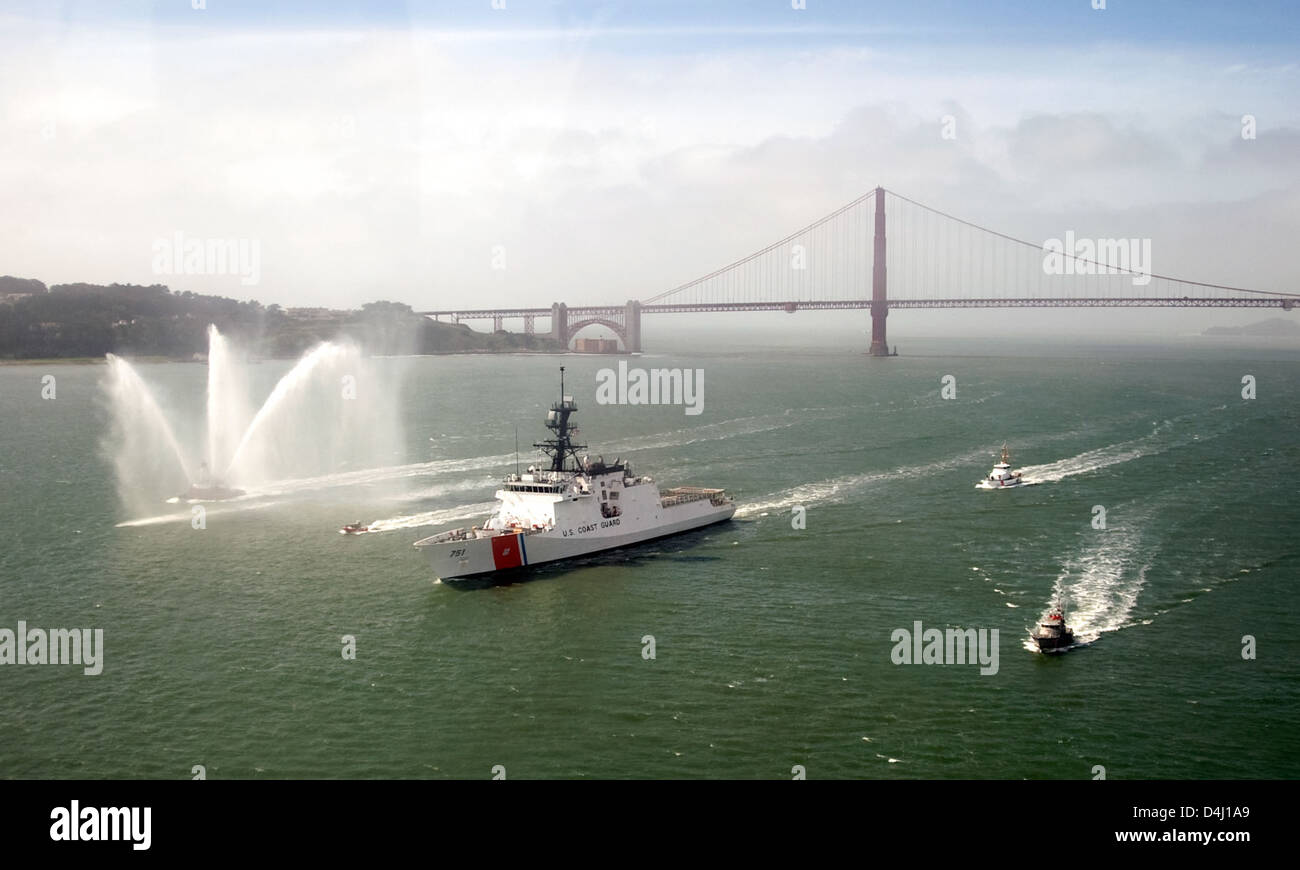 The Coast Guard Cutter Waesche (WMSL 751), stationed at Alameda ...