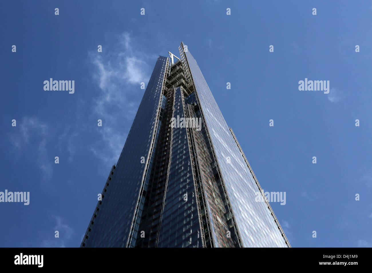 Top of the shard hi-res stock photography and images - Alamy