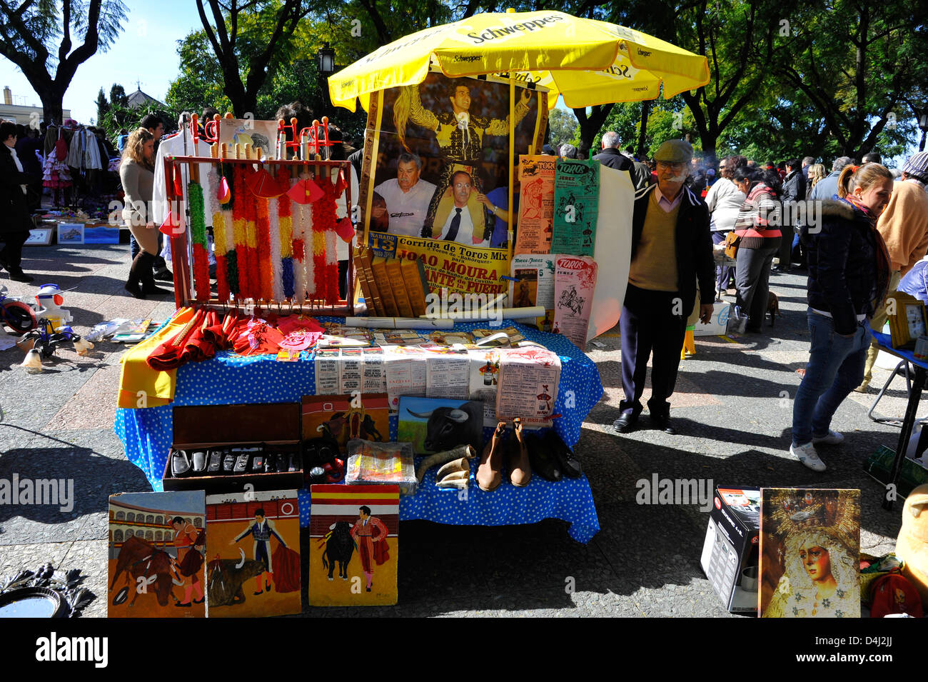 Flea market stand hi-res stock photography and images - Alamy