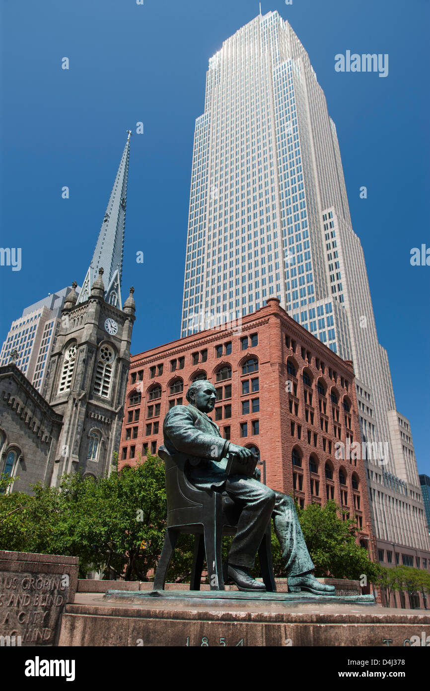 Cleveland public square statue hi-res stock photography and images - Alamy
