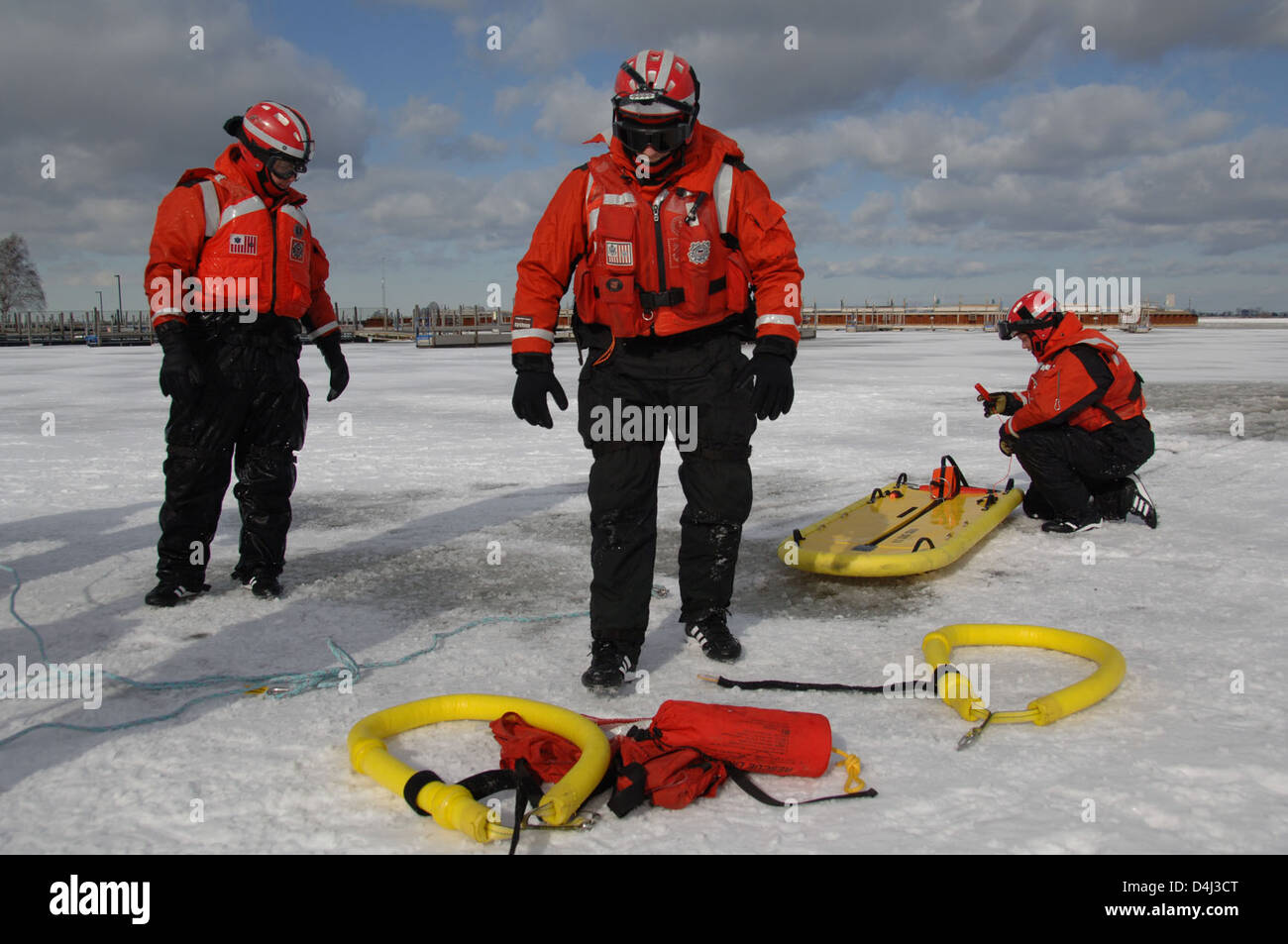 Emergency response personnel prepare hi-res stock photography and ...