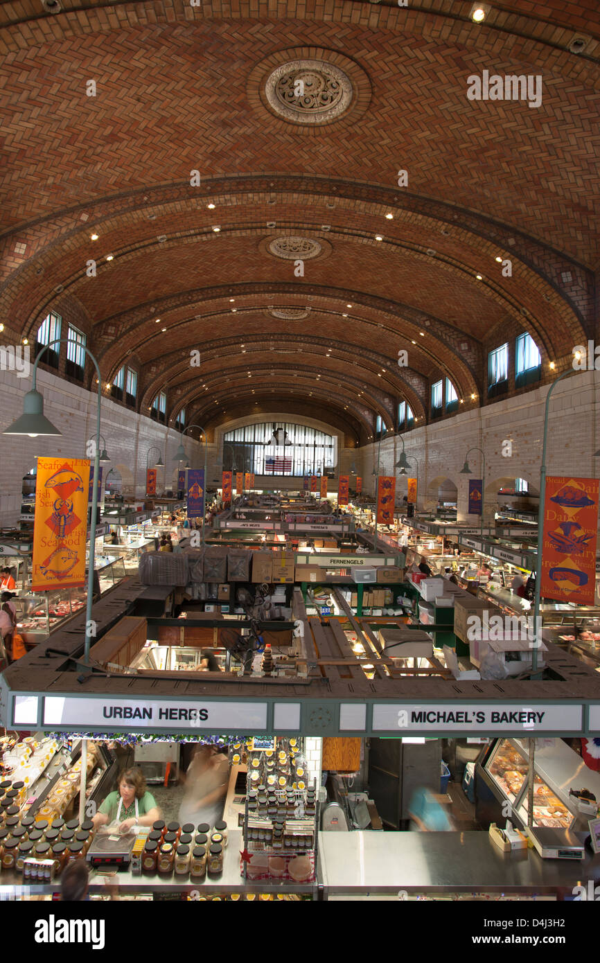 Ohio city cleveland neighborhood hi-res stock photography and images ...