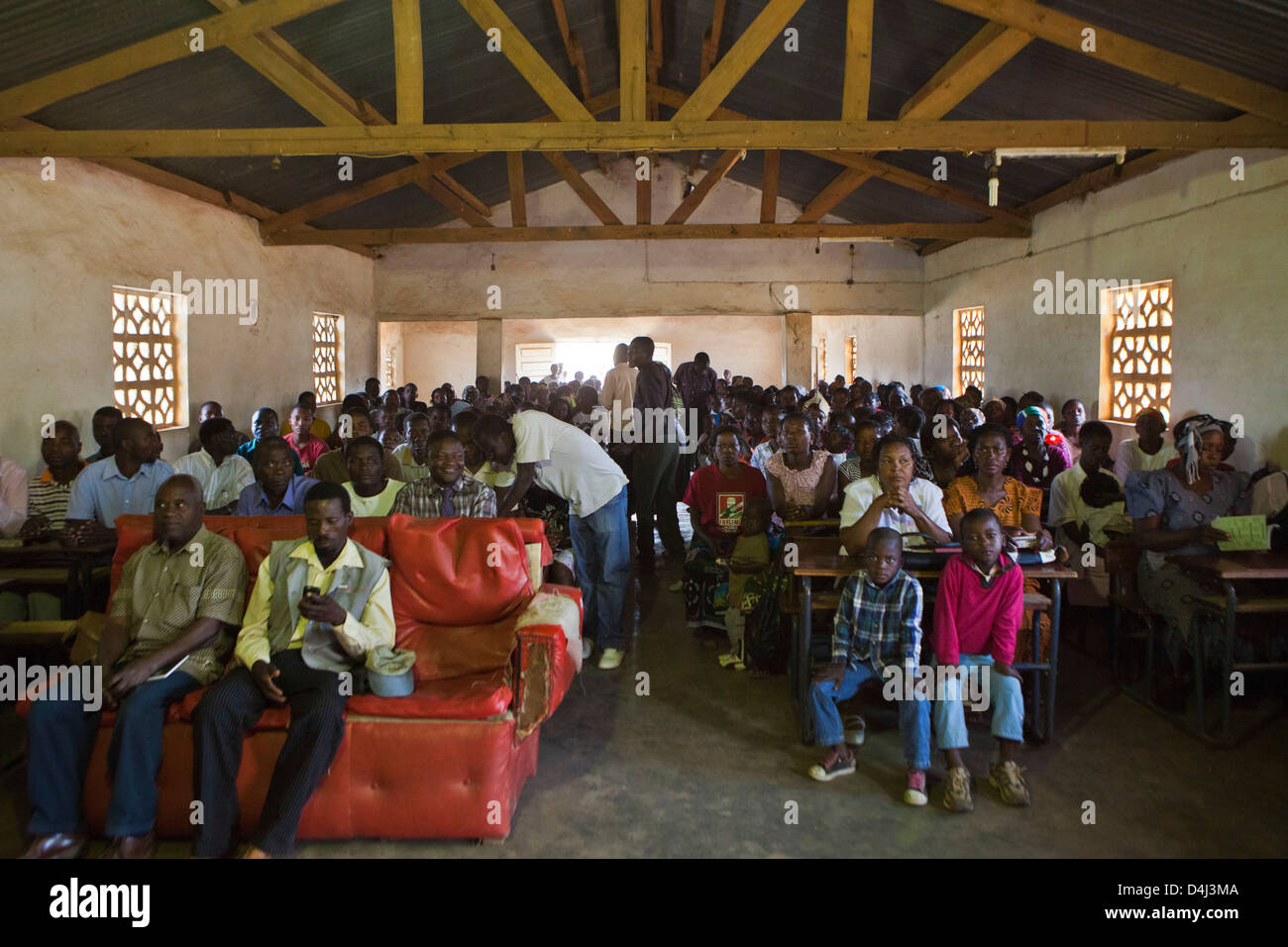 Church congregation african hi-res stock photography and images - Alamy