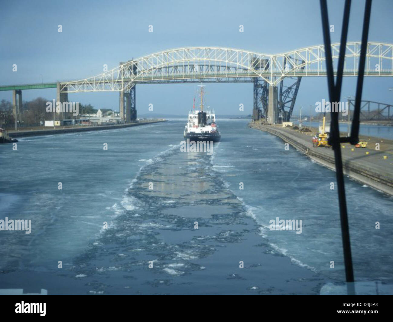 PBAY follow the MOBILE BAY out of the locks Stock Photo - Alamy
