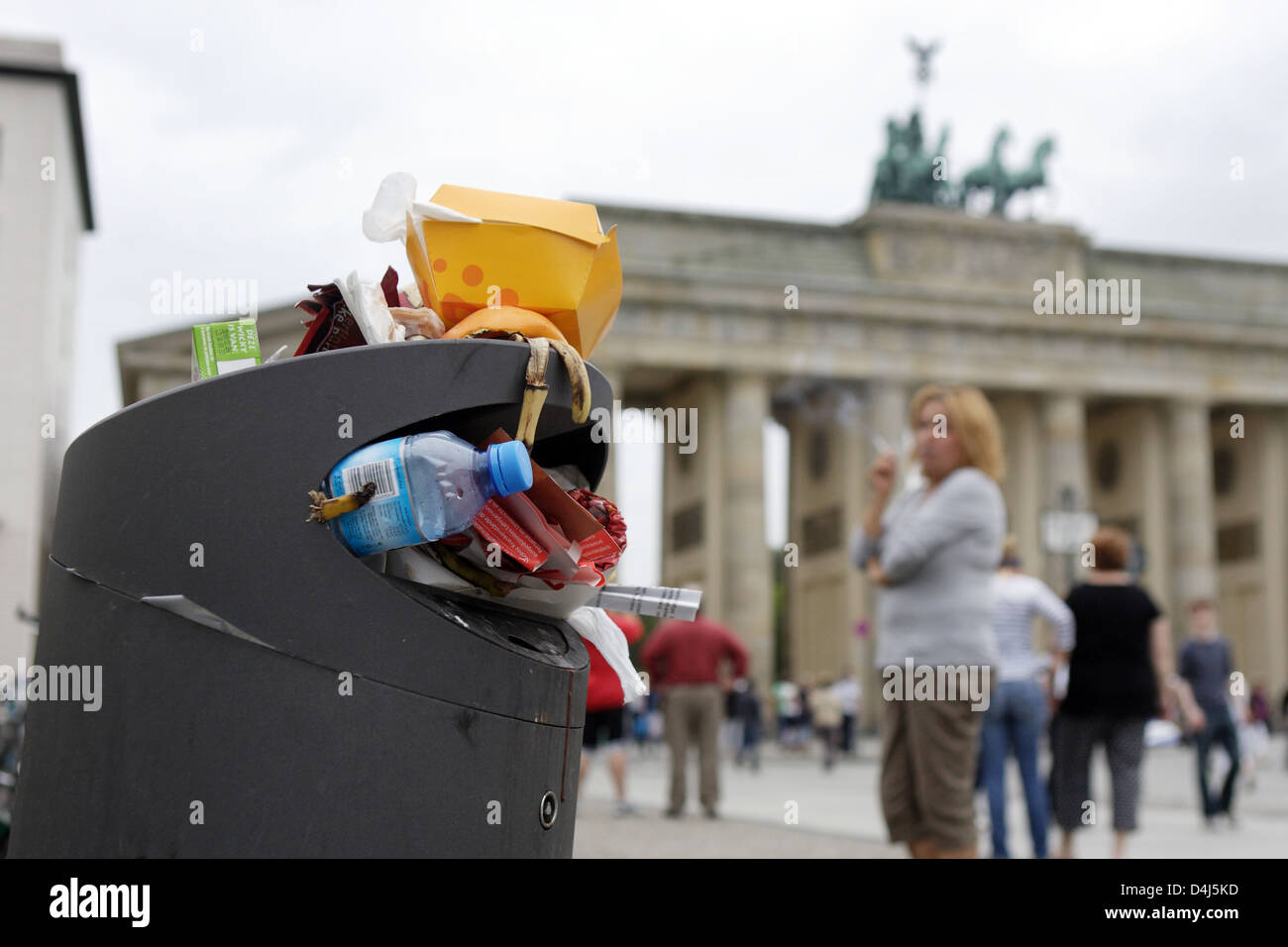Berlin germany full trash can hi-res stock photography and images - Alamy