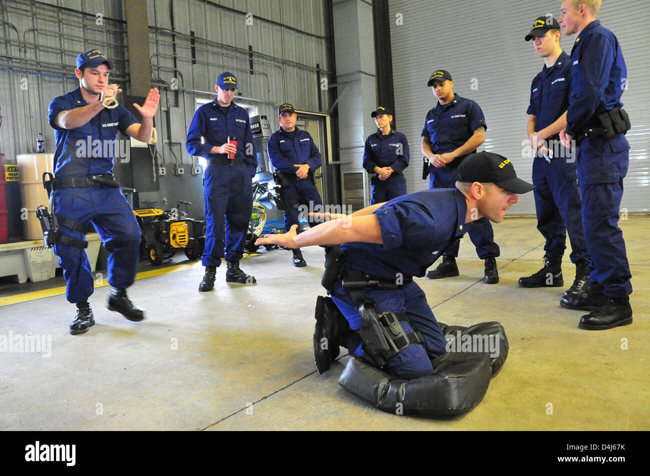 Handcuff training hi-res stock photography and images - Alamy