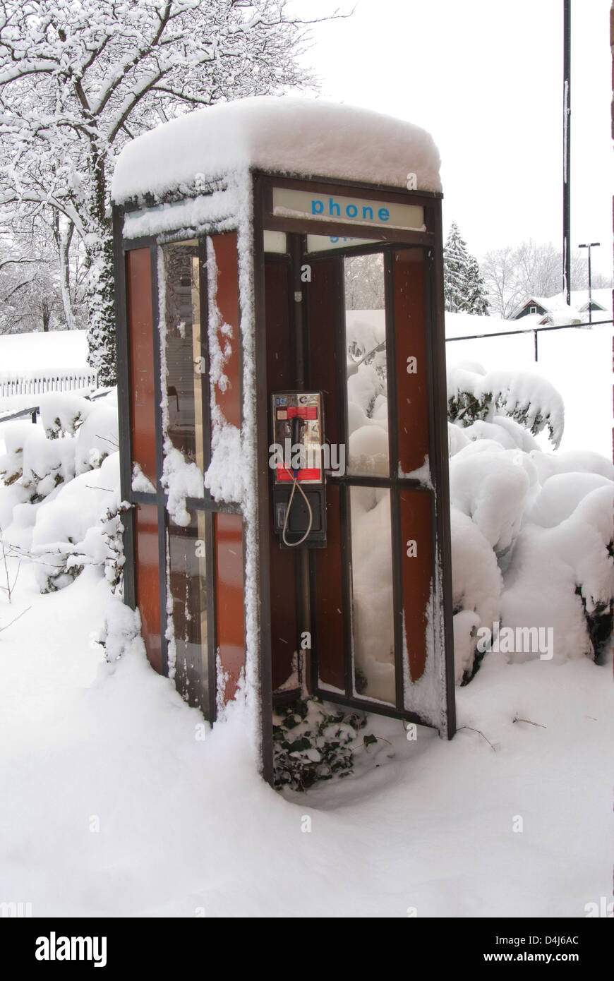 Phone booth hi-res stock photography and images - Alamy